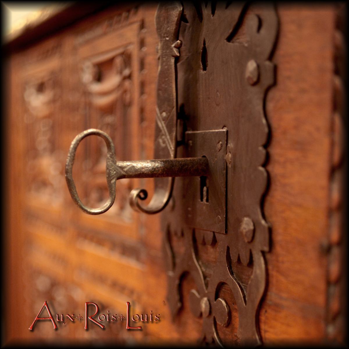 Ancient Chests – Aux-Rois-Louis